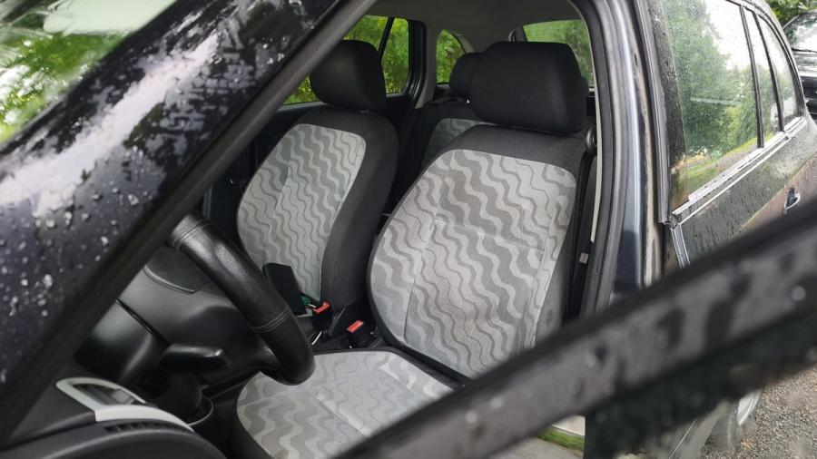 Pelēks Skoda Fabia 2008 Jehvi, ar dzinēja tilpumu 1.90 L un nobraukumu 398 tūkst. km par 900 €, foto 8 vietnē AUTOMOTO.COM.LV