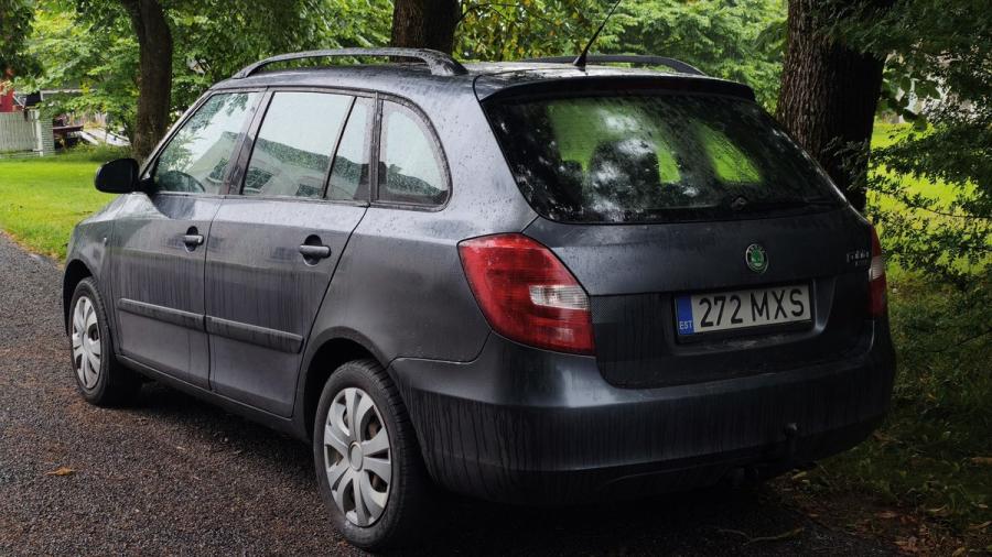 Pelēks Skoda Fabia 2008 Jehvi, ar dzinēja tilpumu 1.90 L un nobraukumu 398 tūkst. km par 900 €, foto 9 vietnē AUTOMOTO.COM.LV