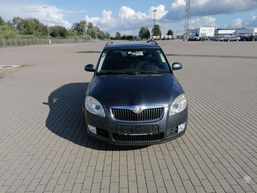 Grey Skoda Fabia 2008 in Marijampole, with an engine capacity of 1.60 L and mileage of 218 thousand km for 1450 €, photo 13 on AUTOMOTO.COM.LV