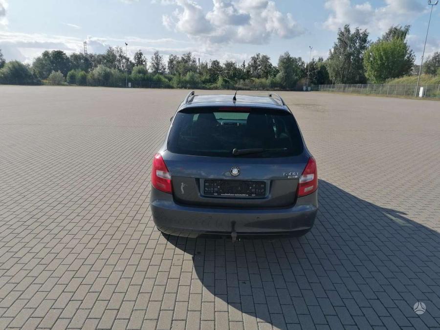 Grey Skoda Fabia 2008 in Marijampole, with an engine capacity of 1.60 L and mileage of 218 thousand km for 1450 €, photo 14 on AUTOMOTO.COM.LV