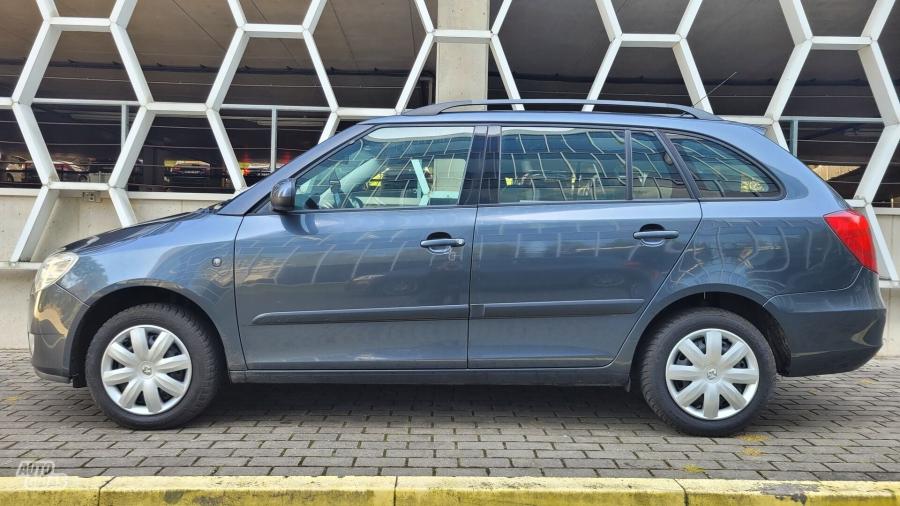 Grey Skoda Fabia 2008 in Vilnius, with an engine capacity of 1.60 L and mileage of 222 thousand km for 1999 €, photo 1 on AUTOMOTO.COM.LV