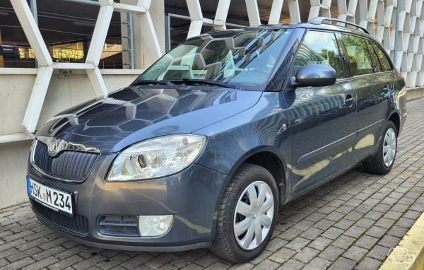 Pelēks Skoda Fabia 2008 Viļņa, ar dzinēja tilpumu 1.60 L un nobraukumu 222 tūkst. km par 1999 €, foto 3 vietnē AUTOMOTO.COM.LV