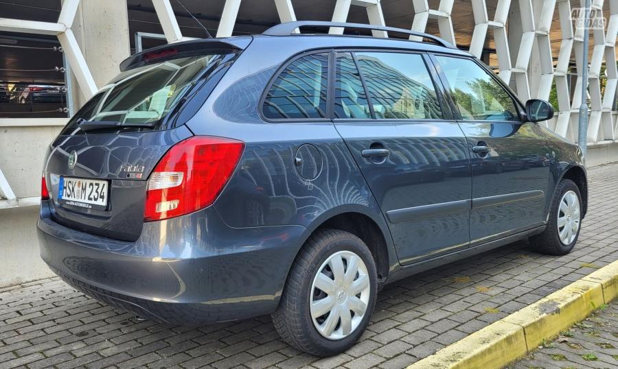 Grey Skoda Fabia 2008 in Vilnius, with an engine capacity of 1.60 L and mileage of 222 thousand km for 1999 €, photo 7 on AUTOMOTO.COM.LV