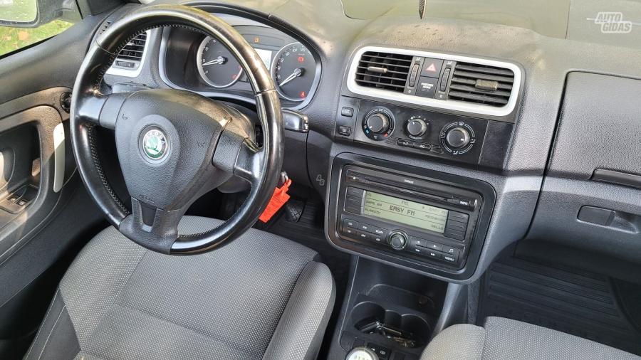 Grey Skoda Fabia 2008 in Vilnius, with an engine capacity of 1.60 L and mileage of 222 thousand km for 1999 €, photo 16 on AUTOMOTO.COM.LV