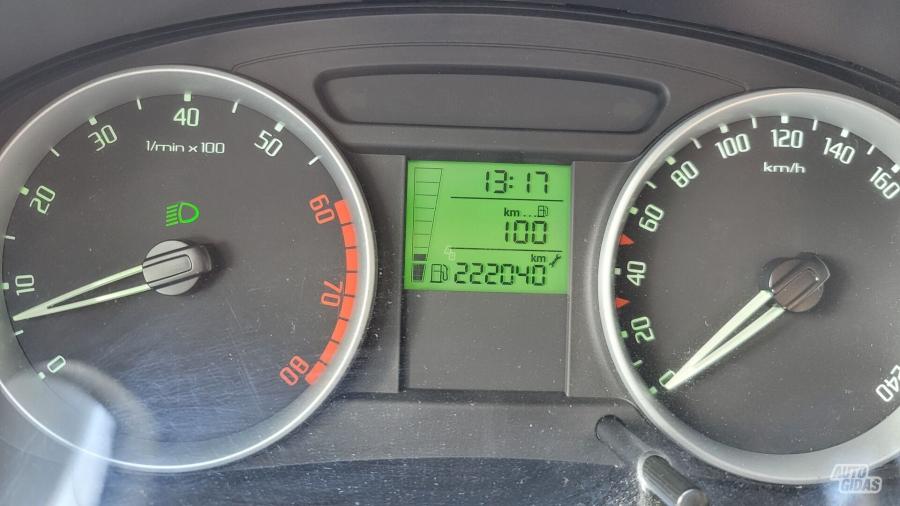 Grey Skoda Fabia 2008 in Vilnius, with an engine capacity of 1.60 L and mileage of 222 thousand km for 1999 €, photo 21 on AUTOMOTO.COM.LV