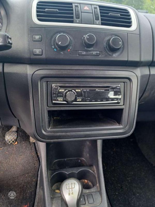 Pelēks Skoda Fabia 2009 Jurbarkas, ar dzinēja tilpumu 1.20 L un nobraukumu 200 tūkst. km par 1999 €, foto 14 vietnē AUTOMOTO.COM.LV