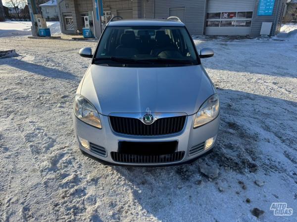 Grey Skoda Fabia 2009 in Siauliai, with an engine capacity of 1.40 L and mileage of 340 thousand km for 1550 €, photo 2 on AUTOMOTO.COM.LV