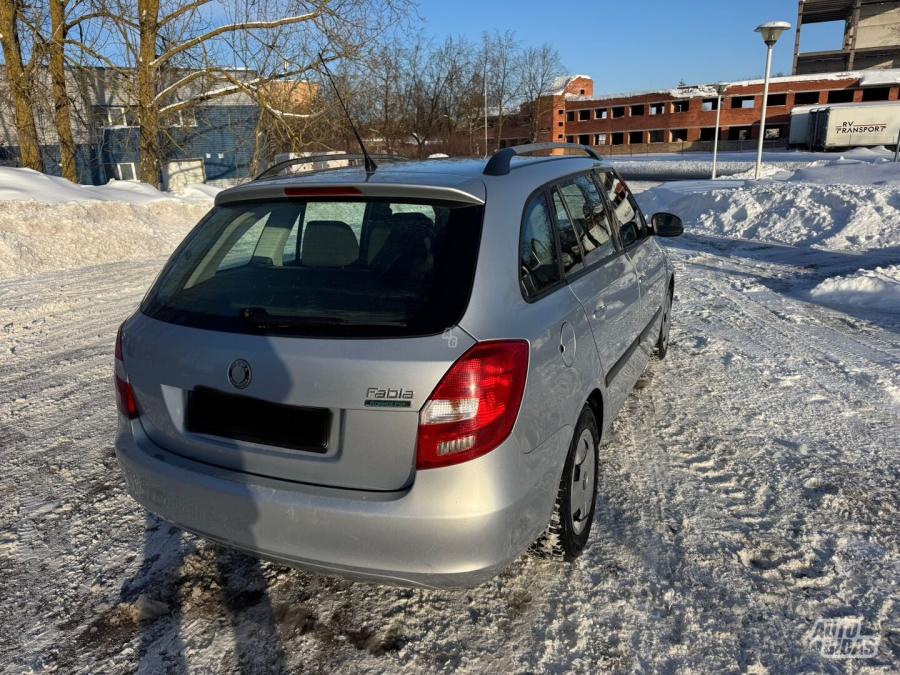 Grey Skoda Fabia 2009 in Siauliai, with an engine capacity of 1.40 L and mileage of 340 thousand km for 1550 €, photo 3 on AUTOMOTO.COM.LV
