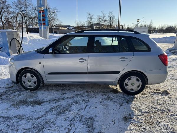 Grey Skoda Fabia 2009 in Siauliai, with an engine capacity of 1.40 L and mileage of 340 thousand km for 1550 €, photo 5 on AUTOMOTO.COM.LV