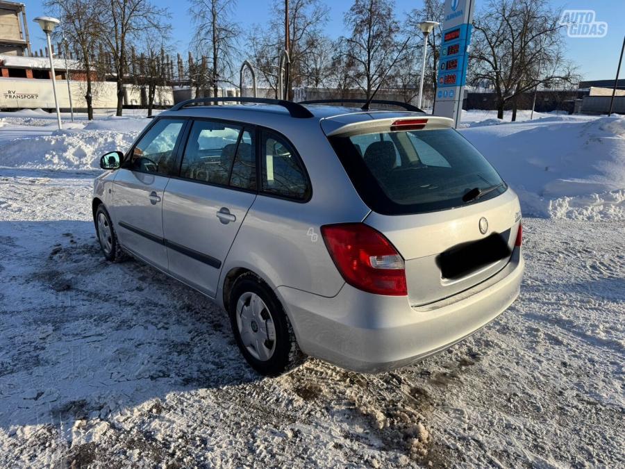 Grey Skoda Fabia 2009 in Siauliai, with an engine capacity of 1.40 L and mileage of 340 thousand km for 1550 €, photo 7 on AUTOMOTO.COM.LV