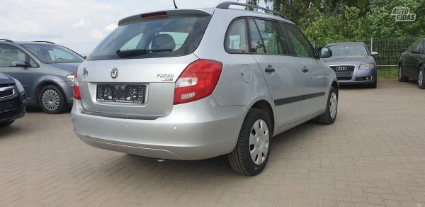 Pelēks Skoda Fabia 2009 Kėdainiai, ar dzinēja tilpumu 1.40 L un nobraukumu 206 tūkst. km par 2100 €, foto 4 vietnē AUTOMOTO.COM.LV