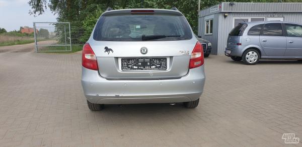 Grey Skoda Fabia 2009 in Kedainiai, with an engine capacity of 1.40 L and mileage of 206 thousand km for 2100 €, photo 5 on AUTOMOTO.COM.LV