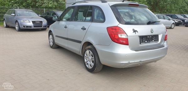 Grey Skoda Fabia 2009 in Kedainiai, with an engine capacity of 1.40 L and mileage of 206 thousand km for 2100 €, photo 6 on AUTOMOTO.COM.LV