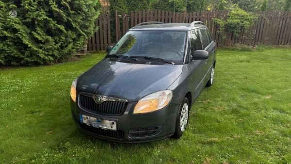 Pelēks Skoda Fabia 2009 Viļņa, ar dzinēja tilpumu 1.20 L un nobraukumu 236 tūkst. km par 1350 €, foto 3 vietnē AUTOMOTO.COM.LV