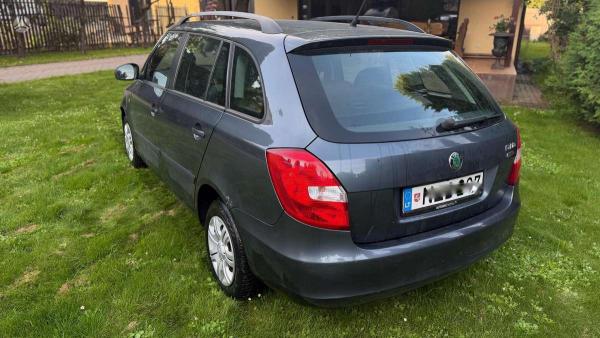 Pelēks Skoda Fabia 2009 Viļņa, ar dzinēja tilpumu 1.20 L un nobraukumu 236 tūkst. km par 1350 €, foto 5 vietnē AUTOMOTO.COM.LV