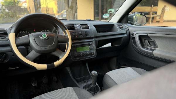Pelēks Skoda Fabia 2009 Viļņa, ar dzinēja tilpumu 1.20 L un nobraukumu 236 tūkst. km par 1350 €, foto 7 vietnē AUTOMOTO.COM.LV
