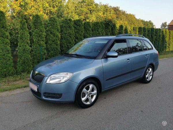 Pelēks Skoda Fabia 2009 Kauņa, ar dzinēja tilpumu 1.39 L un nobraukumu 77 tūkst. km par 3999 €, foto 1 vietnē AUTOMOTO.COM.LV