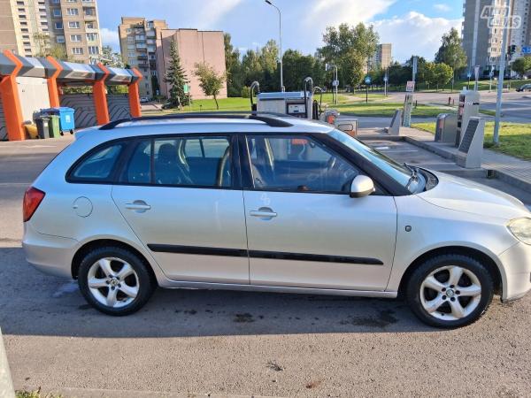 Серый Шкода Фабия 2009 в Алитус, объемом двигателя 1.40 л и пробегом 254 тыс. км за 1400 €, фото 4 на AUTOMOTO.COM.LV