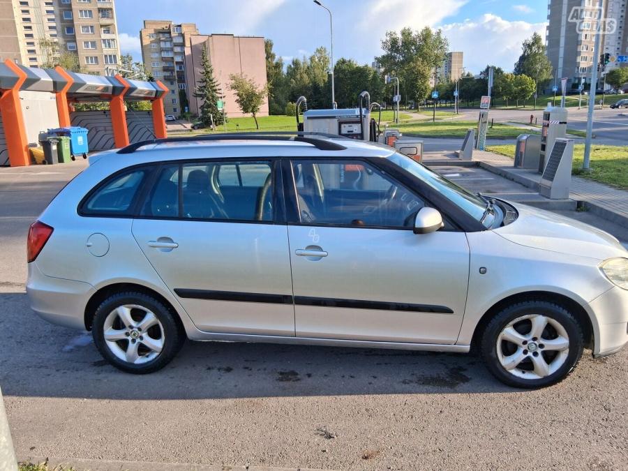 Серый Шкода Фабия 2009 в Алитус, объемом двигателя 1.40 л и пробегом 254 тыс. км за 1400 €, фото 5 на AUTOMOTO.COM.LV