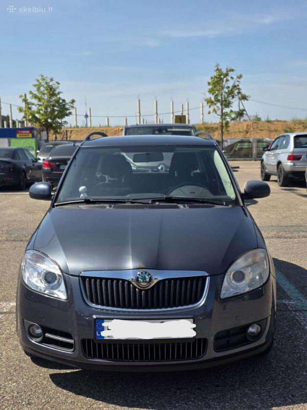 Pelēks Skoda Fabia 2009 Viļņa, ar dzinēja tilpumu 1.60 L un nobraukumu 295 tūkst. km par 1800 €, foto 4 vietnē AUTOMOTO.COM.LV