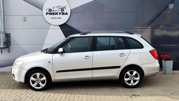 Skoda Fabia 2009 Kauņa vietnē Pelēks Skoda Fabia 2009 Kauņa, ar dzinēja tilpumu 1.60 L un nobraukumu 223 tūkst. km par 2950 €, foto 7 vietnē AUTOMOTO.COM.LV