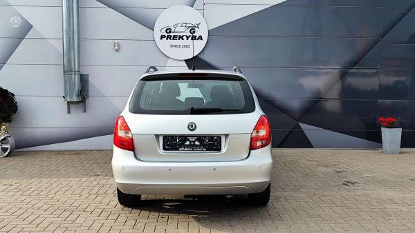Skoda Fabia 2009 Kauņa vietnē Pelēks Skoda Fabia 2009 Kauņa, ar dzinēja tilpumu 1.60 L un nobraukumu 223 tūkst. km par 2950 €, foto 9 vietnē AUTOMOTO.COM.LV