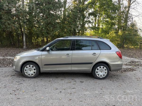 Skoda Fabia 2009 Ogre vietnē Pelēks Skoda Fabia 2009 Ogre, ar dzinēja tilpumu 1.90 L un nobraukumu 338 tūkst. km par 1150 €, foto 4 vietnē AUTOMOTO.COM.LV