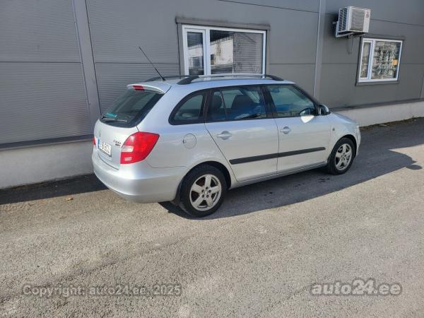 Grey Skoda Fabia 2010 in Tallinn, with an engine capacity of 1.20 L and mileage of 328 thousand km for 1550 €, photo 2 on AUTOMOTO.COM.LV