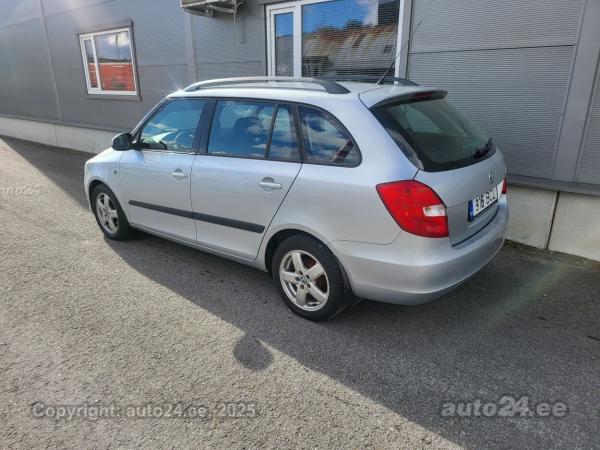 Grey Skoda Fabia 2010 in Tallinn, with an engine capacity of 1.20 L and mileage of 328 thousand km for 1550 €, photo 3 on AUTOMOTO.COM.LV