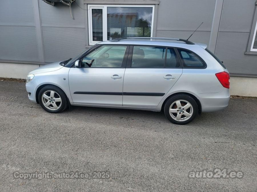 Pelēks Skoda Fabia 2010 Tallina, ar dzinēja tilpumu 1.20 L un nobraukumu 328 tūkst. km par 1550 €, foto 4 vietnē AUTOMOTO.COM.LV