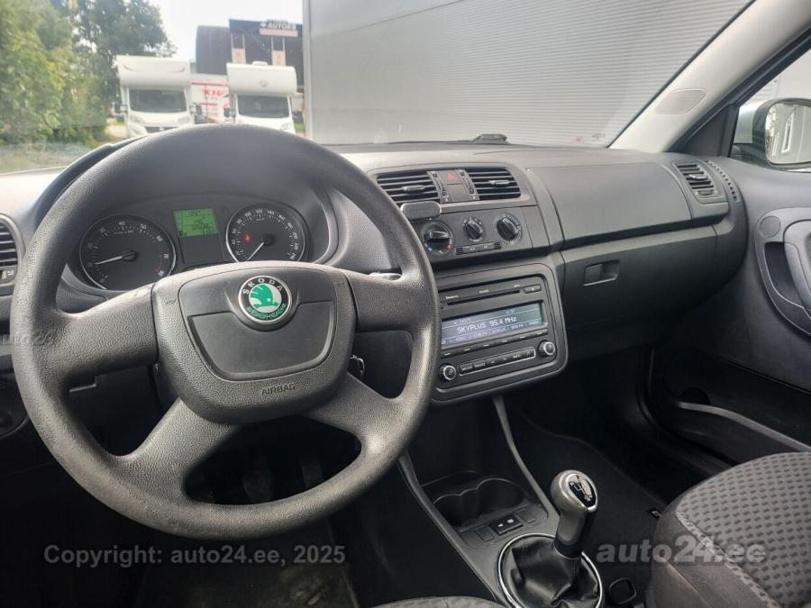 Pelēks Skoda Fabia 2010 Tallina, ar dzinēja tilpumu 1.20 L un nobraukumu 328 tūkst. km par 1550 €, foto 6 vietnē AUTOMOTO.COM.LV