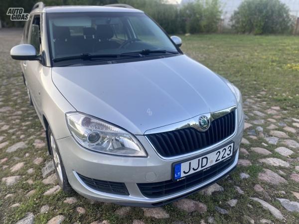 Pelēks Skoda Fabia 2010 Pasvalys, ar dzinēja tilpumu 1.60 L un nobraukumu 0 tūkst. km par 2400 €, foto 2 vietnē AUTOMOTO.COM.LV