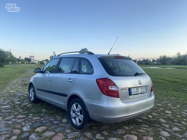 Pelēks Skoda Fabia 2010 Pasvalys, ar dzinēja tilpumu 1.60 L un nobraukumu 0 tūkst. km par 2400 €, foto 5 vietnē AUTOMOTO.COM.LV