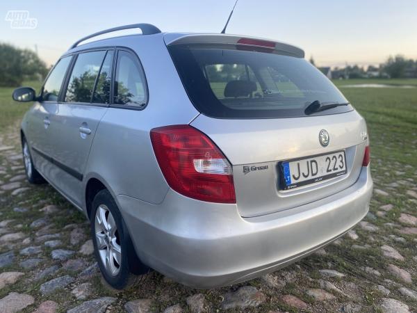 Pelēks Skoda Fabia 2010 Pasvalys, ar dzinēja tilpumu 1.60 L un nobraukumu 0 tūkst. km par 2400 €, foto 6 vietnē AUTOMOTO.COM.LV