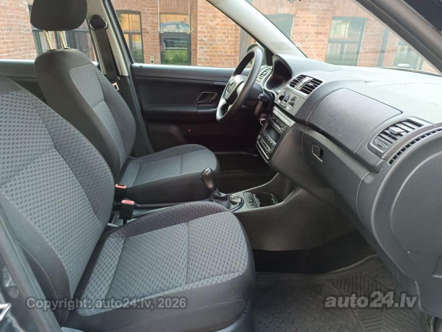 Grey Skoda Fabia 2010 in Tallinn, with an engine capacity of 1.20 L and mileage of 210 thousand km for 1999 €, photo 9 on AUTOMOTO.COM.LV