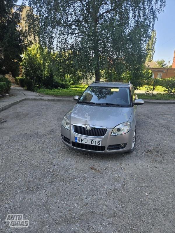 Pelēks Skoda Fabia 2010 Kauņa, ar dzinēja tilpumu 1.90 L un nobraukumu 221 tūkst. km par 2800 €, foto 2 vietnē AUTOMOTO.COM.LV