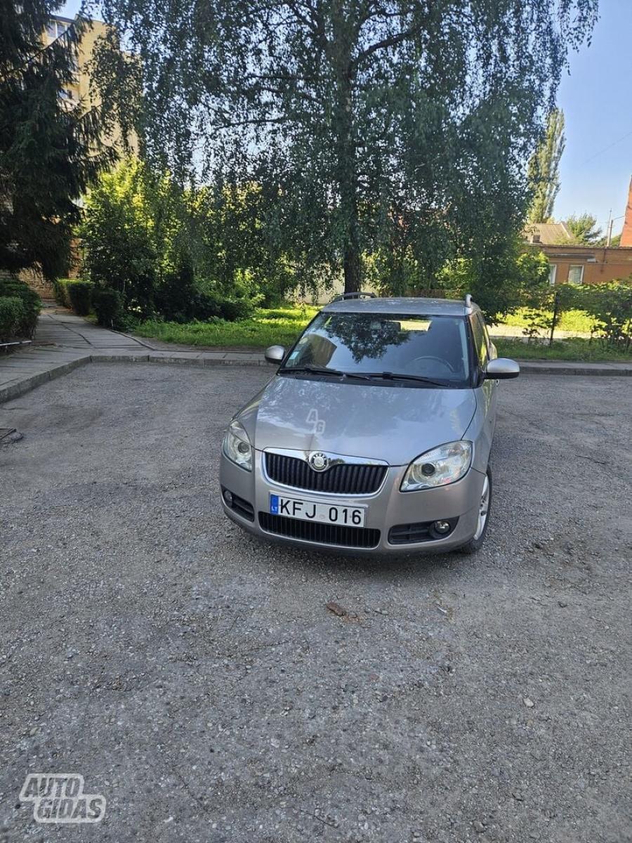Pelēks Skoda Fabia 2010 Kauņa, ar dzinēja tilpumu 1.90 L un nobraukumu 221 tūkst. km par 2800 €, foto 3 vietnē AUTOMOTO.COM.LV