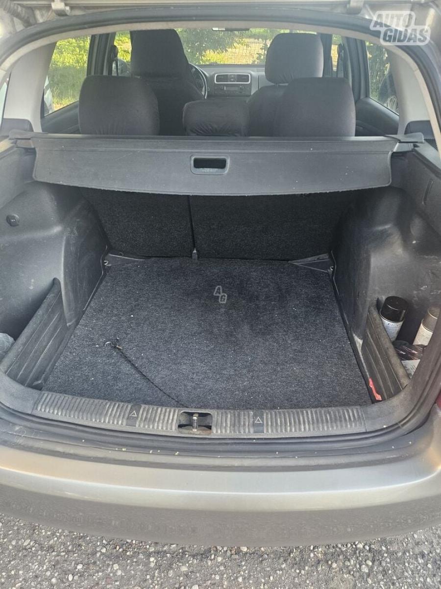 Pelēks Skoda Fabia 2010 Kauņa, ar dzinēja tilpumu 1.90 L un nobraukumu 221 tūkst. km par 2800 €, foto 8 vietnē AUTOMOTO.COM.LV