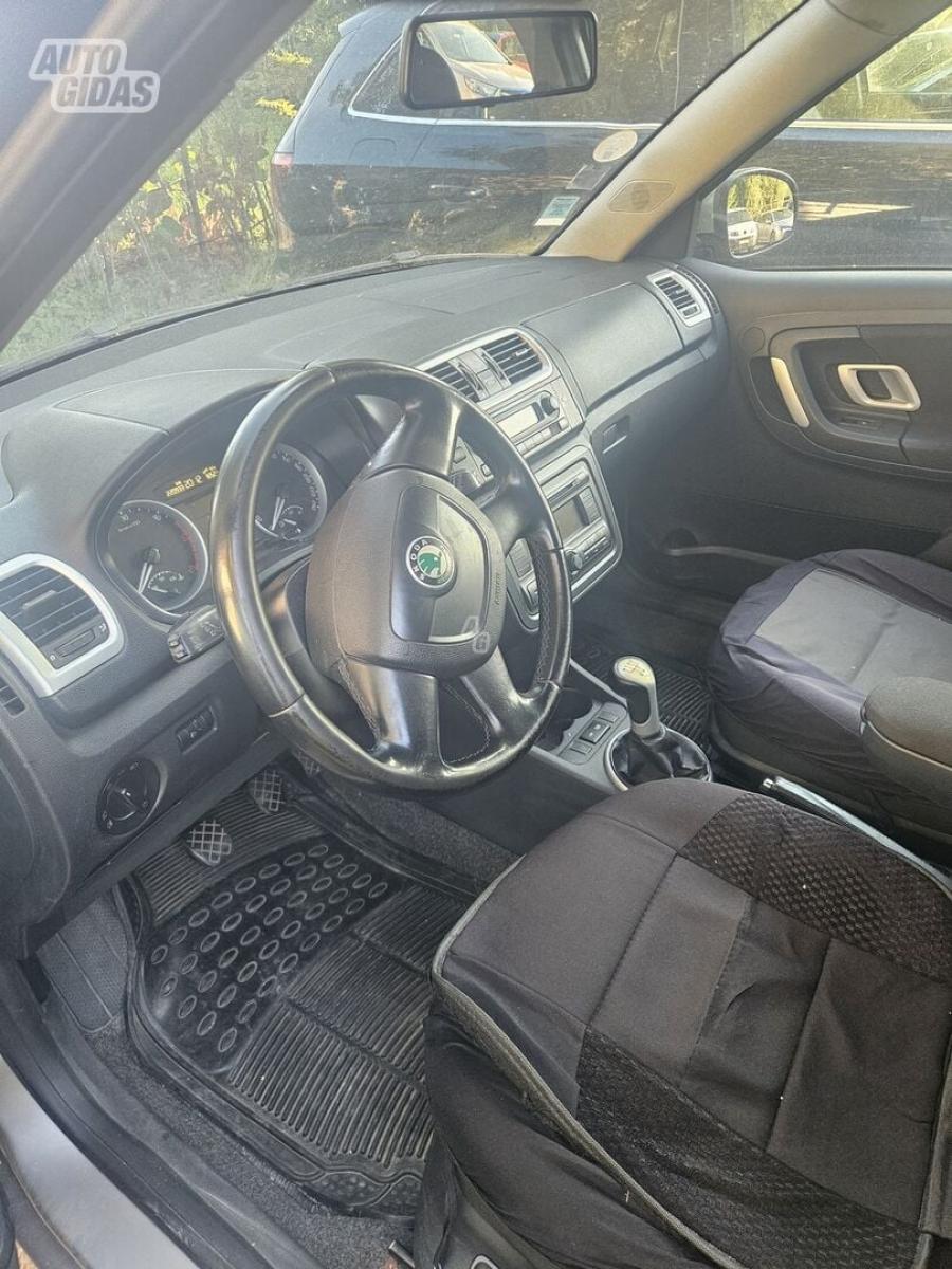 Pelēks Skoda Fabia 2010 Kauņa, ar dzinēja tilpumu 1.90 L un nobraukumu 221 tūkst. km par 2800 €, foto 9 vietnē AUTOMOTO.COM.LV