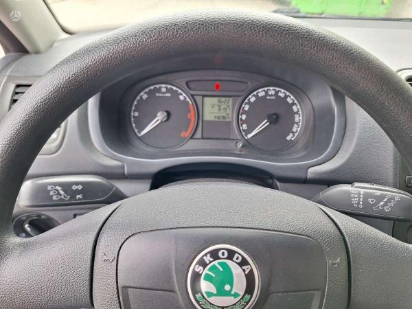 Grey Skoda Fabia 2010 in Telschi, with an engine capacity of 1.40 L and mileage of 145 thousand km for 2499 €, photo 10 on AUTOMOTO.COM.LV
