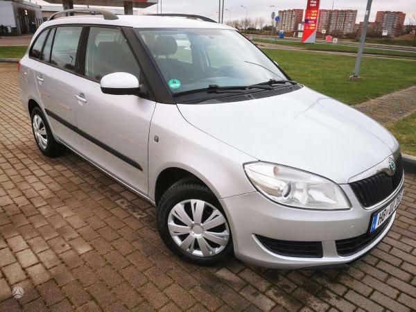 Pelēks Skoda Fabia 2011 Klaipėda, ar dzinēja tilpumu 1.60 L un nobraukumu 177 tūkst. km par 3190 €, foto 3 vietnē AUTOMOTO.COM.LV