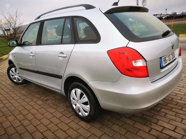 Grey Skoda Fabia 2011 in Klaipeda, with an engine capacity of 1.60 L and mileage of 177 thousand km for 3190 €, photo 4 on AUTOMOTO.COM.LV