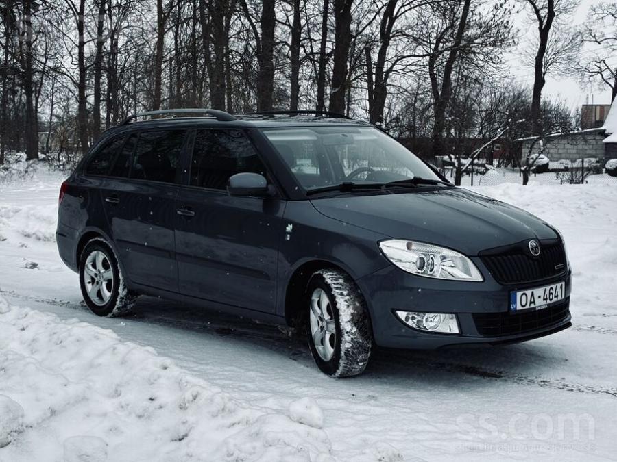 Pelēks Skoda Fabia 2011 Tukums, ar dzinēja tilpumu 1.20 L un nobraukumu 292 tūkst. km par 2900 €, foto 2 vietnē AUTOMOTO.COM.LV