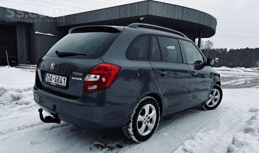 Pelēks Skoda Fabia 2011 Tukums, ar dzinēja tilpumu 1.20 L un nobraukumu 292 tūkst. km par 2900 €, foto 4 vietnē AUTOMOTO.COM.LV