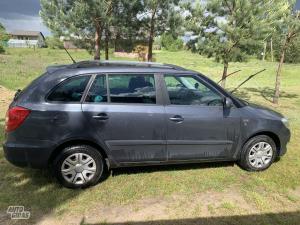 Grey Skoda Fabia 2011 in Lazdijai, with an engine capacity of 1.20 L and mileage of 172 thousand km for 3599 €, photo 6 on AUTOMOTO.COM.LV