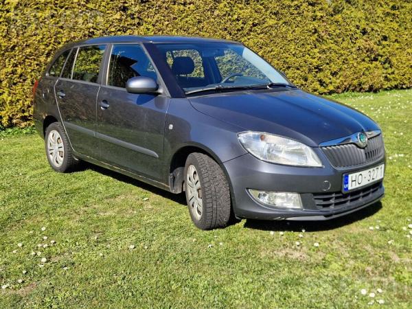 Grey Skoda Fabia 2011 in Jelgava, with an engine capacity of 1.20 L and mileage of 166 thousand km for 2300 €, photo 2 on AUTOMOTO.COM.LV