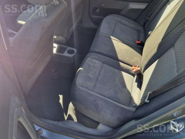 Grey Skoda Fabia 2011 in Jelgava, with an engine capacity of 1.20 L and mileage of 166 thousand km for 2300 €, photo 9 on AUTOMOTO.COM.LV