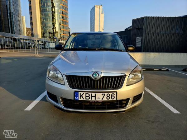 Grey Skoda Fabia 2011 in Vilnius, with an engine capacity of 1.60 L and mileage of 199 thousand km for 2300 €, photo 2 on AUTOMOTO.COM.LV