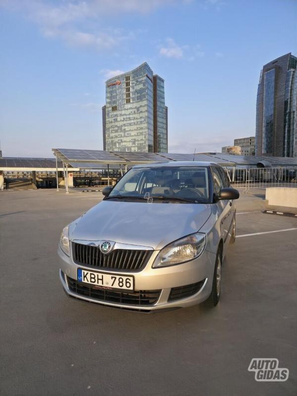 Grey Skoda Fabia 2011 in Vilnius, with an engine capacity of 1.60 L and mileage of 199 thousand km for 2300 €, photo 4 on AUTOMOTO.COM.LV