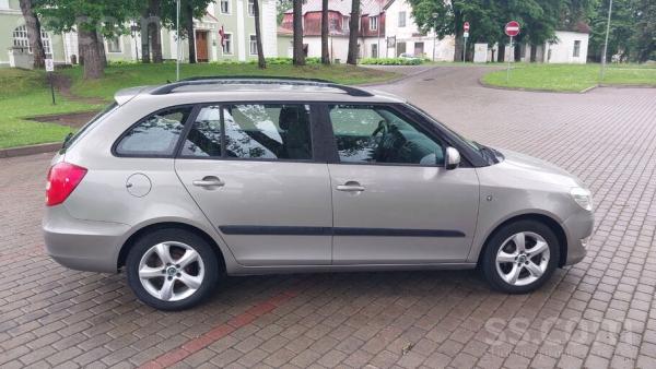 Grey Skoda Fabia 2011 in Aluksne, with an engine capacity of 1.20 L and mileage of 0 thousand km for 3000 €, photo 10 on AUTOMOTO.COM.LV